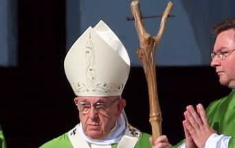 What Is the Meaning of Pope Francis’s New Gesture? - The American TFP