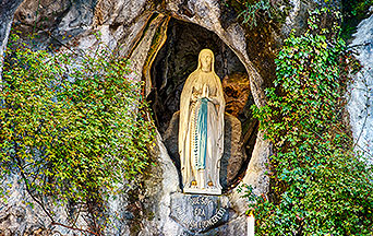 3 Famous Miracles of Lourdes | St Bernadette & Healing Waters