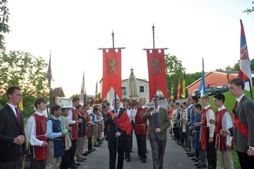 Catholic Boys Prove How Chivalry Is Not Dead - The American TFP